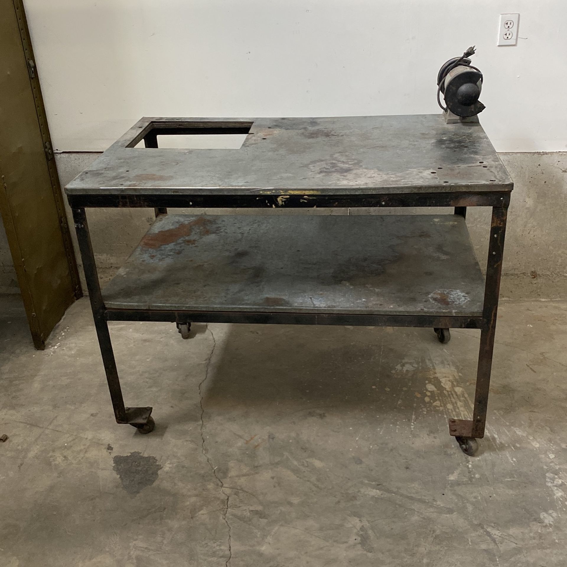 Metal Steel Rolling Work Bench Workbench Table Fabrication for Sale in ...