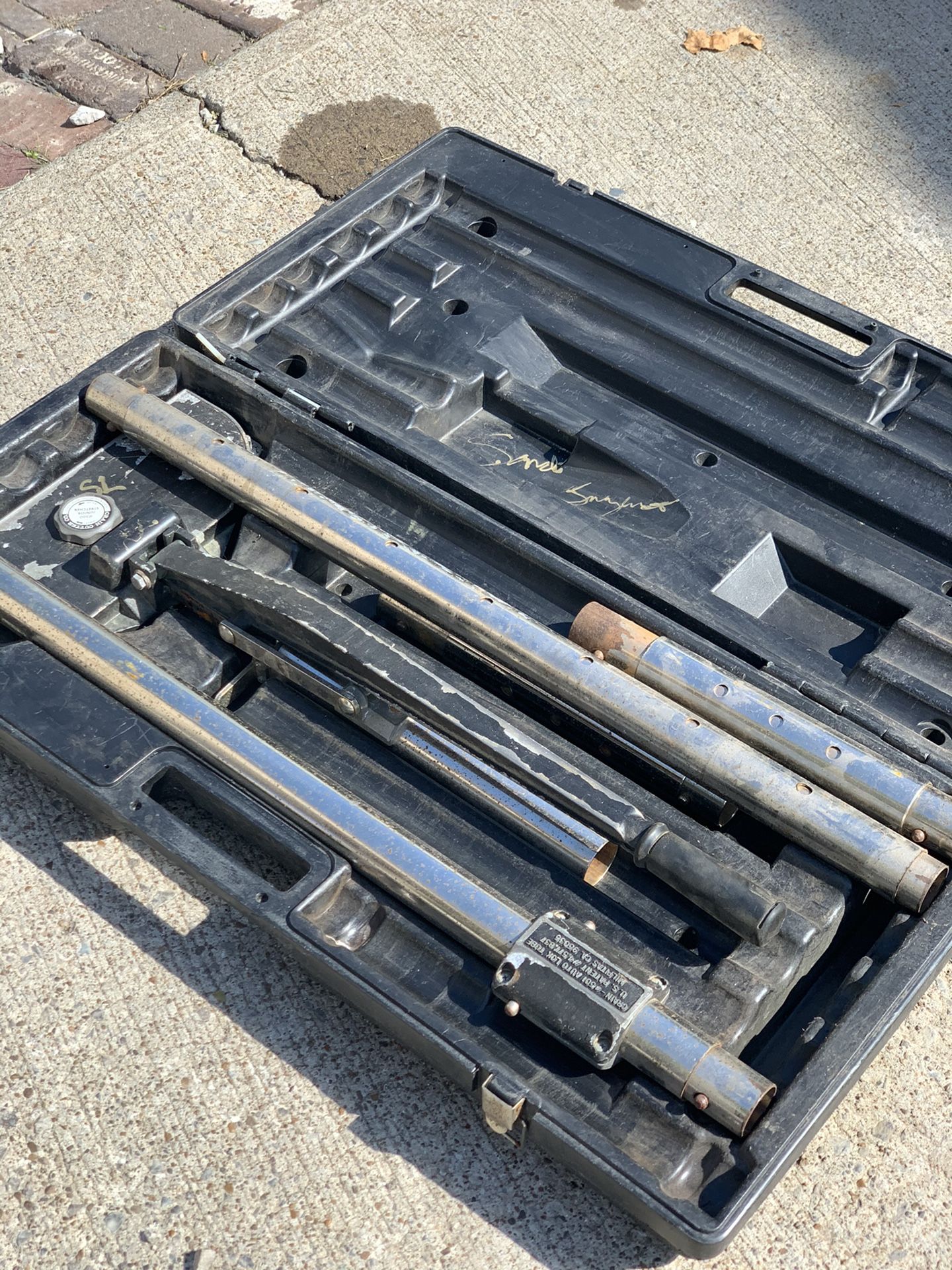 Crain #499 Double Case Carpet Stretcher for Sale in Cleveland, OH - OfferUp