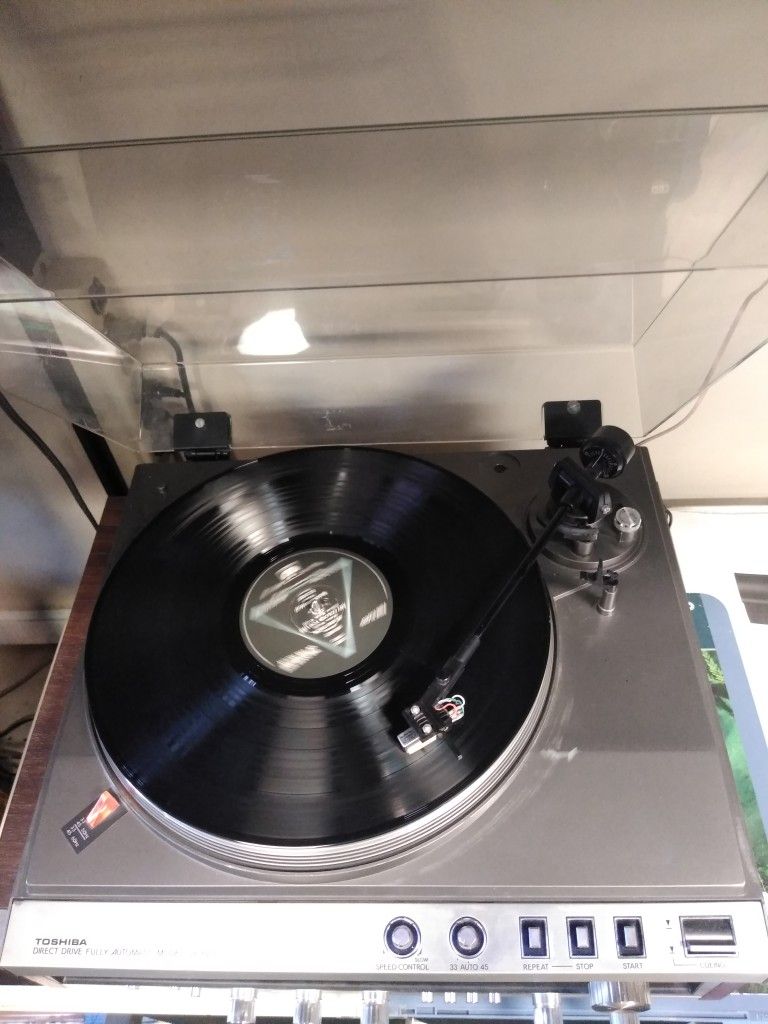TOSHIBA TURNTABLE VINTAGE 70s for Sale in Lilburn, GA - OfferUp