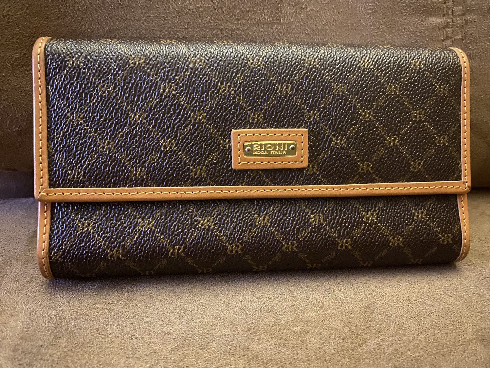 Rioni Wallet for Sale in Hauppauge, NY - OfferUp