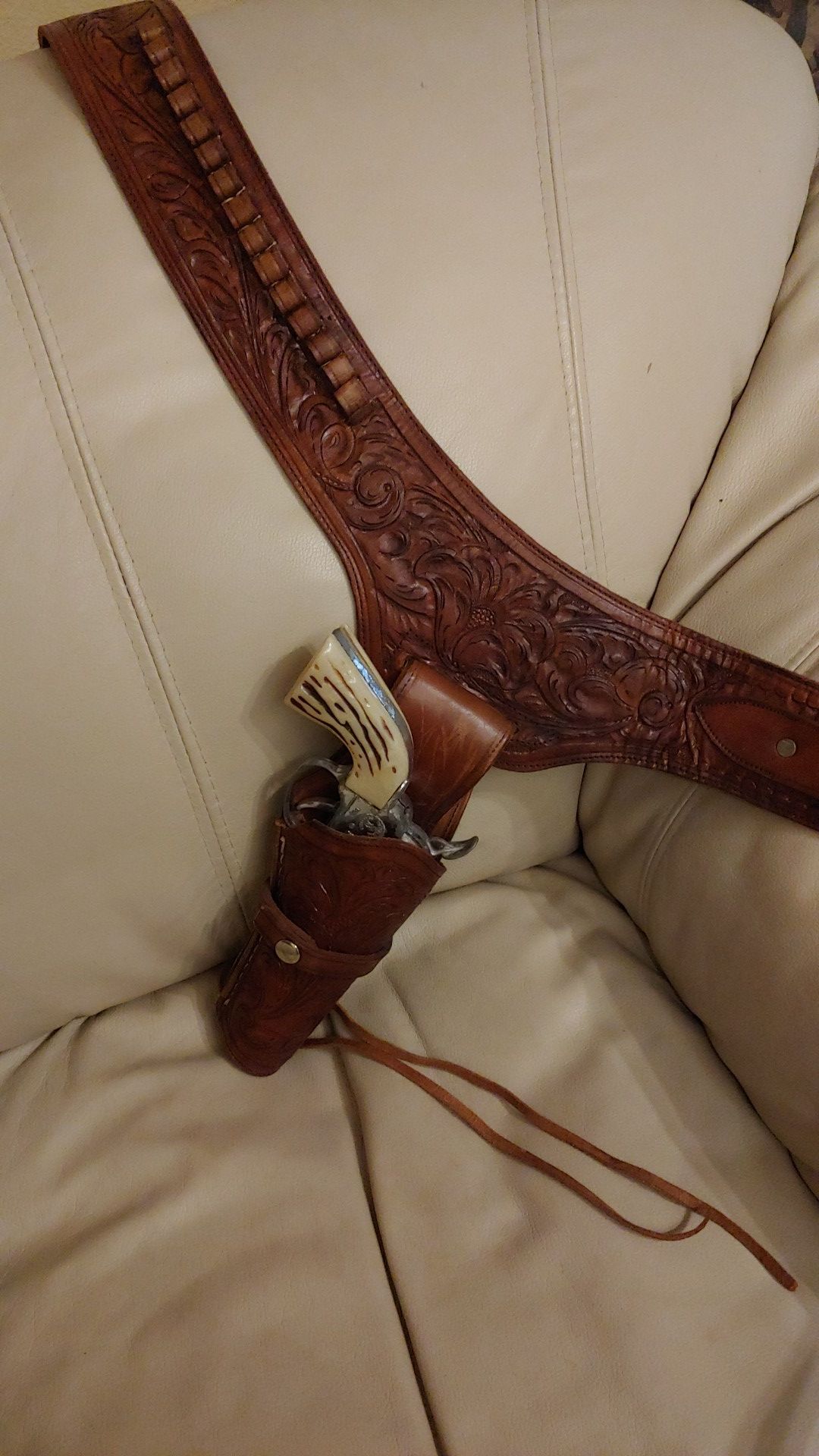 Leather Holster Belt with Leg ties. for Sale in Puyallup, WA - OfferUp