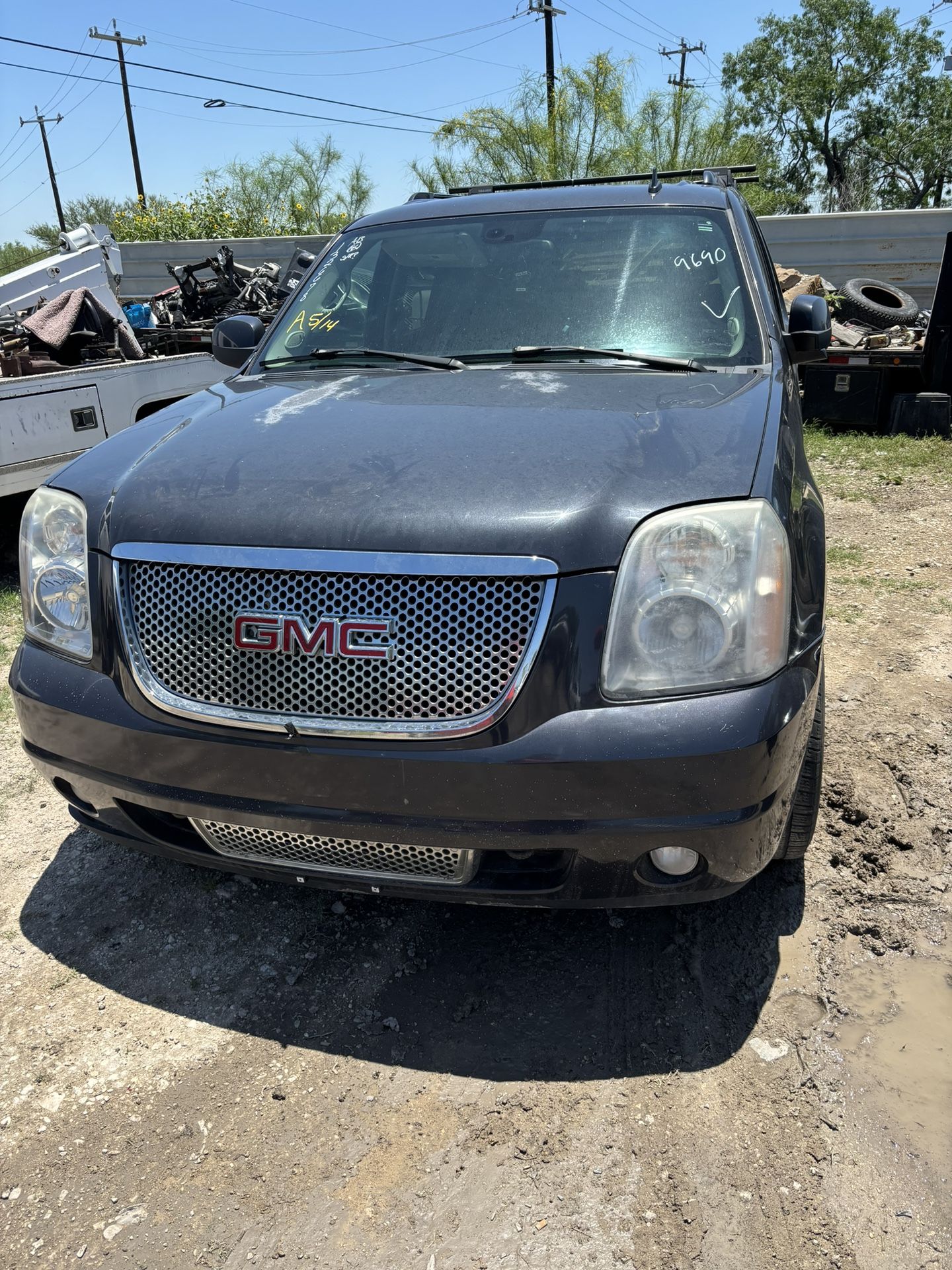 2010 Gmc Denali, Full Part good parts for Sale in San Antonio, TX - OfferUp