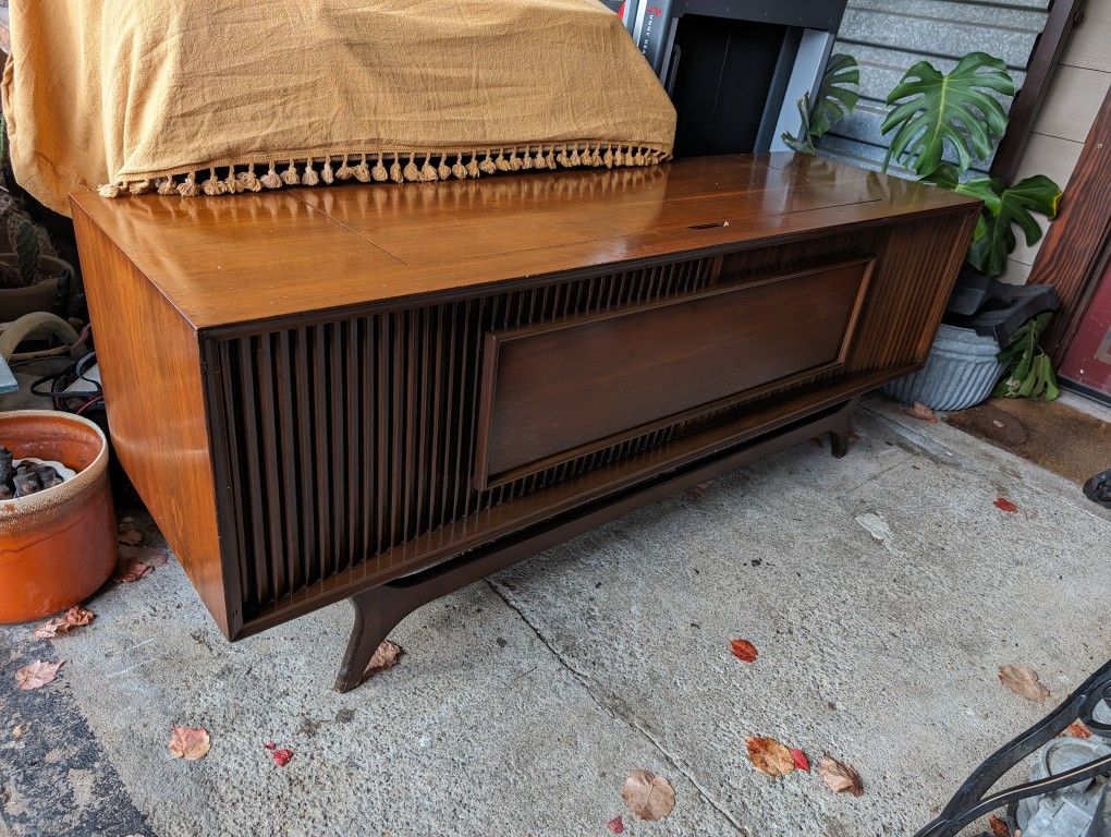Vintage Record Player Console Mid-Century Phonograph Radio Walnut ...