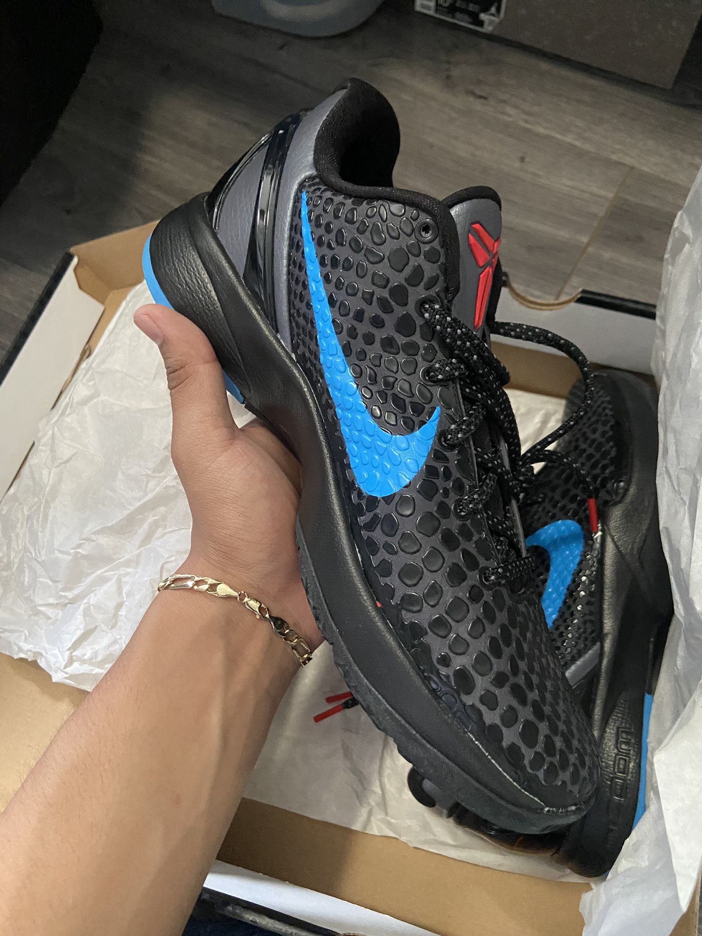 Kobe 6 Dark Knight - www.eharrisgallery.com