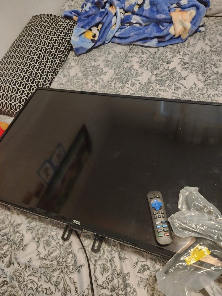 A 45" Tv for Sale in Federal Way, WA - OfferUp