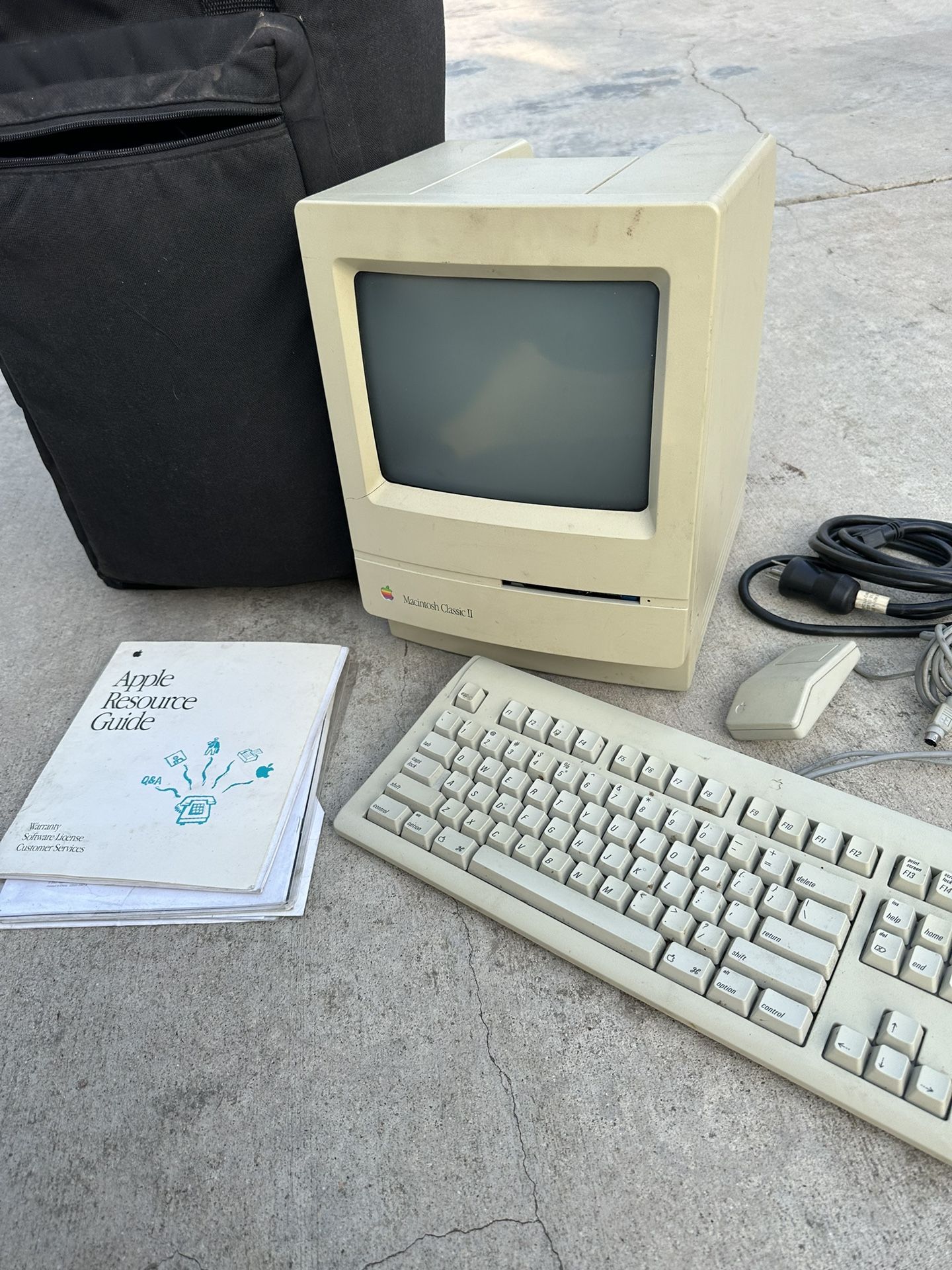 Vintage 1992 Apple Macintosh Classic II for Sale in Montclair, CA - OfferUp