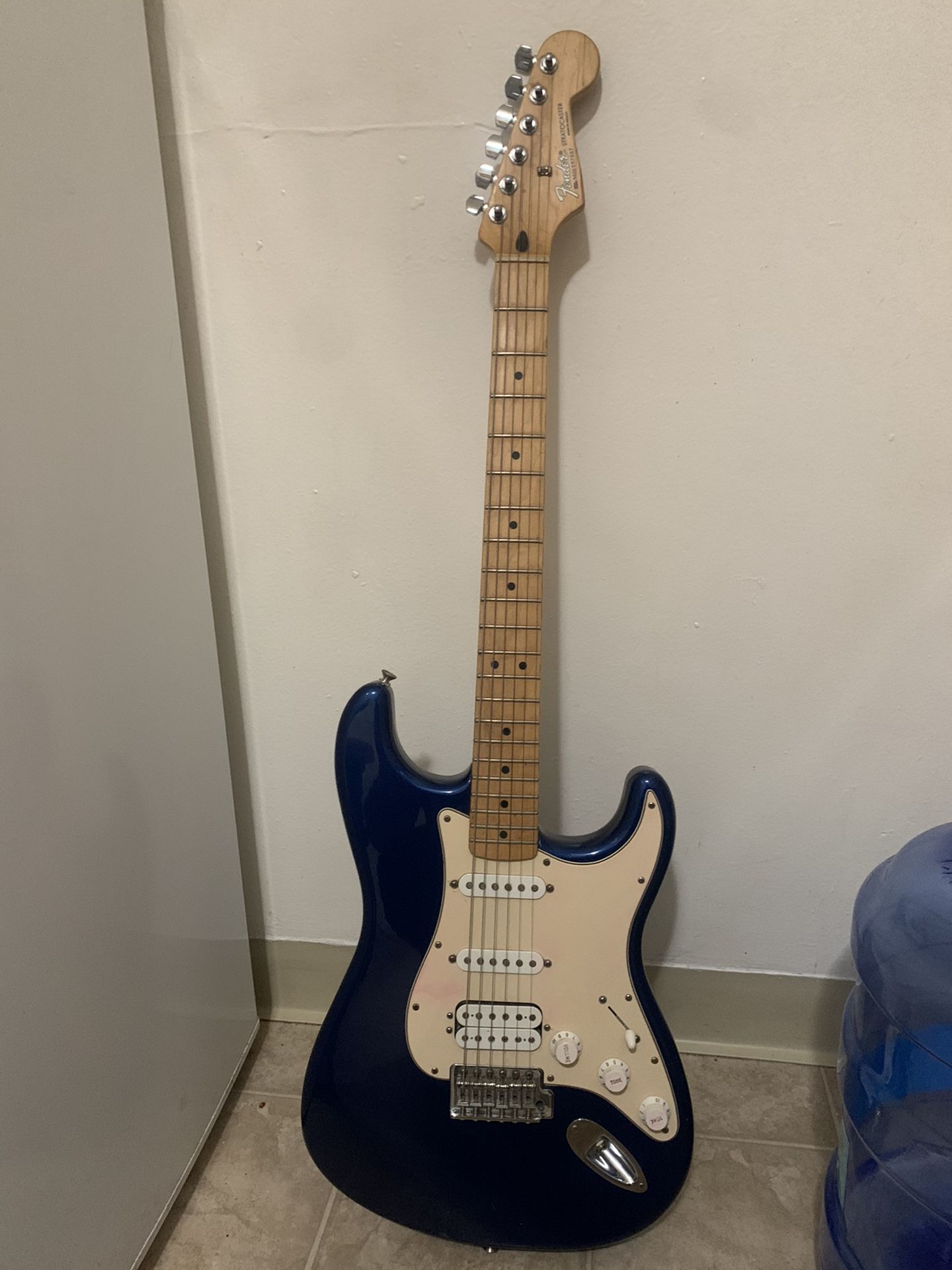 Navy Blue Fender STRATOCASTER (NOT squier) MIM for Sale in Long Beach ...