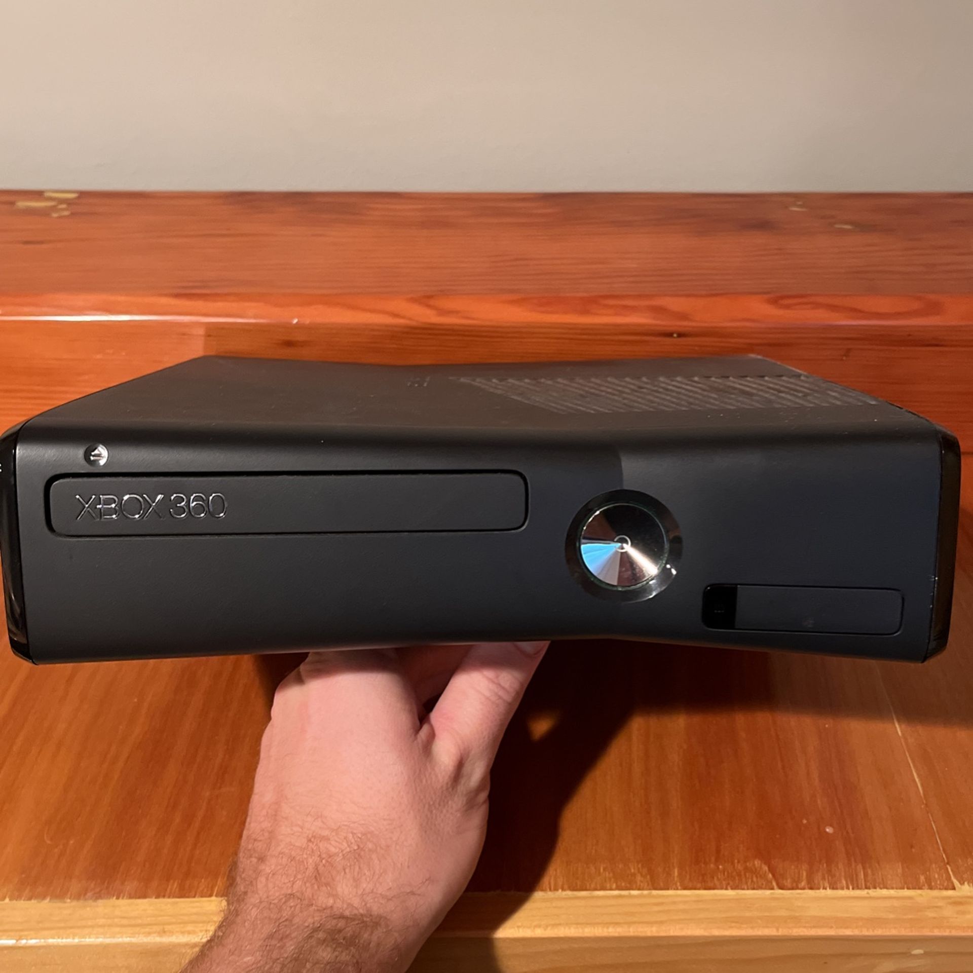 Xbox 360. Barely Used. Console Only for Sale in Rutherford, NJ - OfferUp