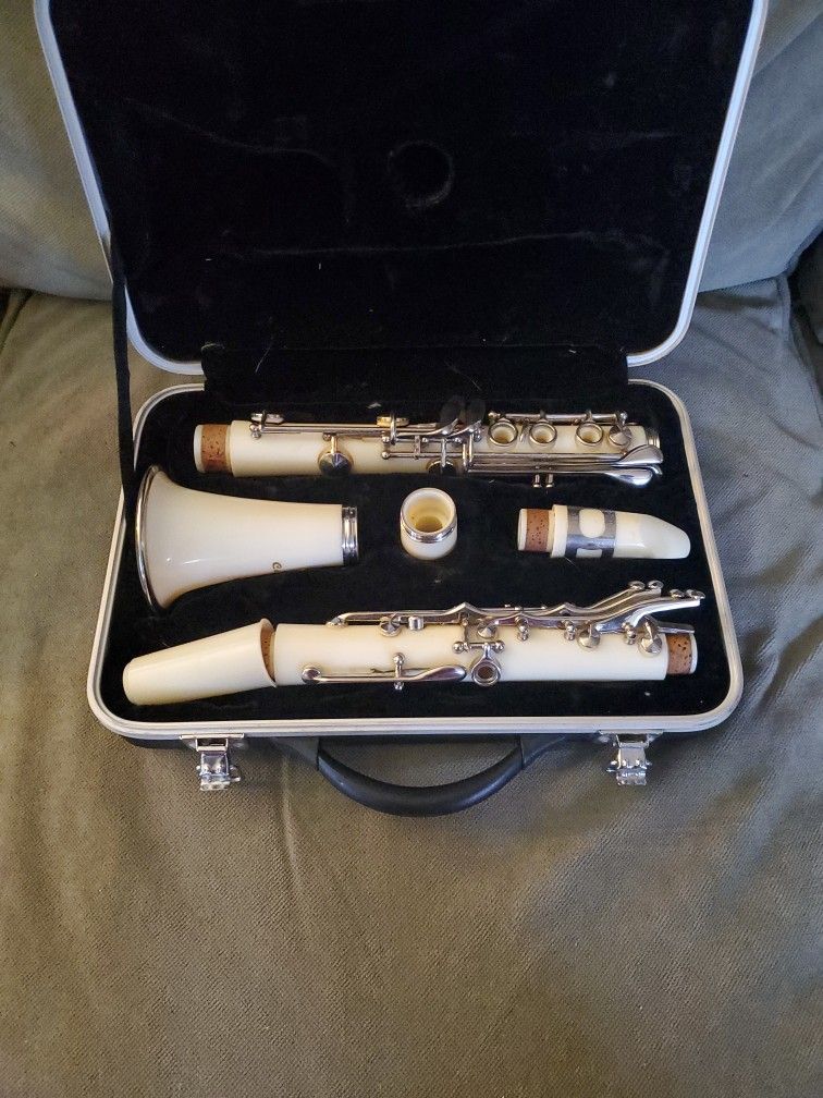 Cecilio Clarinet With Case for Sale in Portland, OR - OfferUp