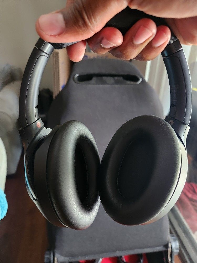 Sony WH-1000XM3 for Sale in Fort Lauderdale, FL - OfferUp