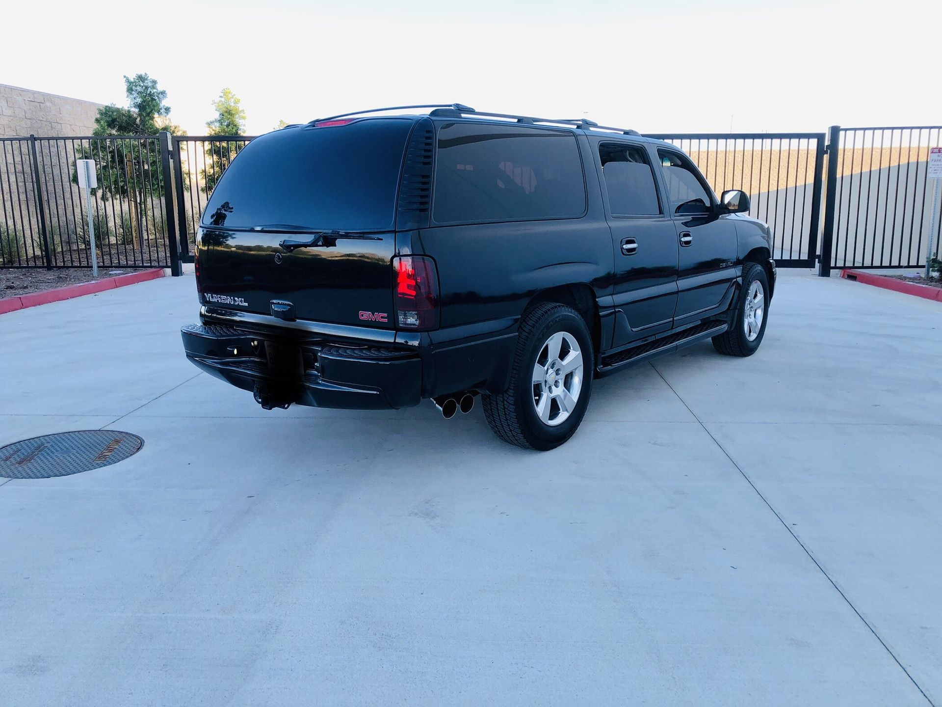 2002 GMC Yukon Denali xl tahoe chevy ss silverado single cab srt svt ...