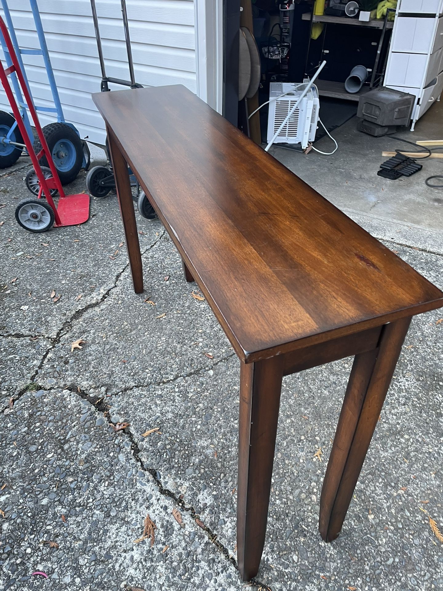 Nice Wood Entry Table for Sale in Lynnwood, WA - OfferUp