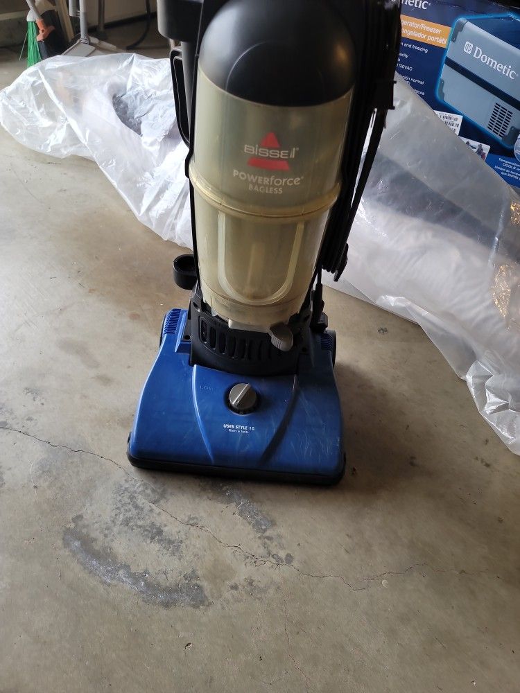 Bissell Powerforce Bagless Vacuum for Sale in Diamond Bar, CA - OfferUp
