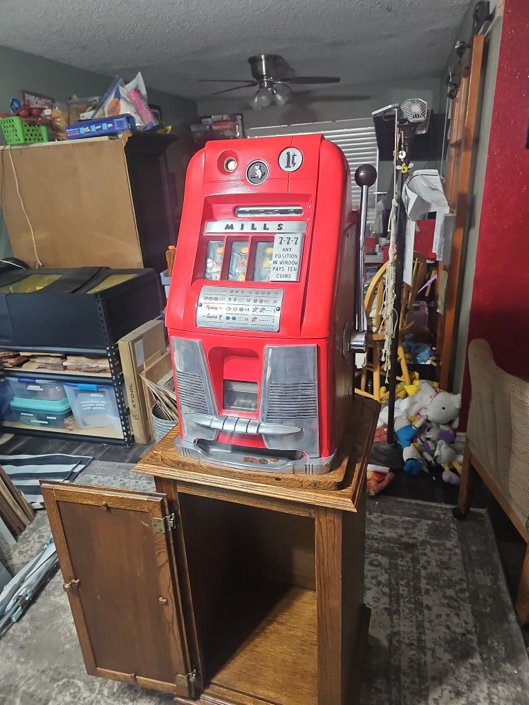 1930's Mills Hitop 1¢ Owl Slot Machine. Red. Works. Has Key for Sale in ...