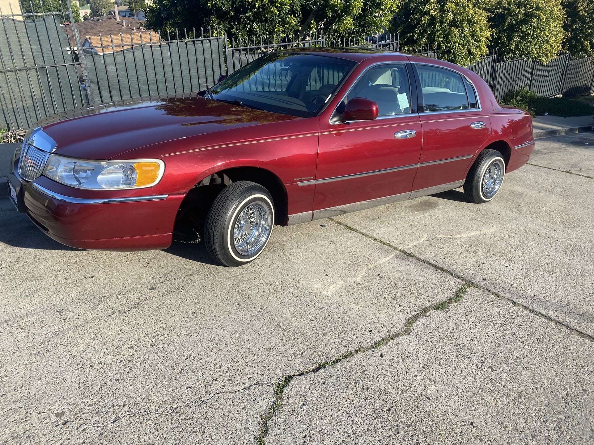 1999 Lincoln Town Car for Sale in San Diego, CA - OfferUp