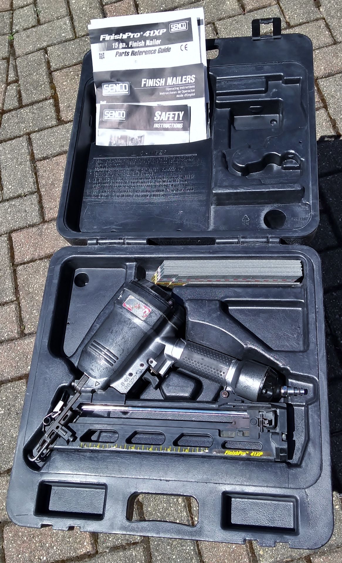 Senco FinishPro Pneumatic Nail Gun with Case Model 41XP for Sale in ...