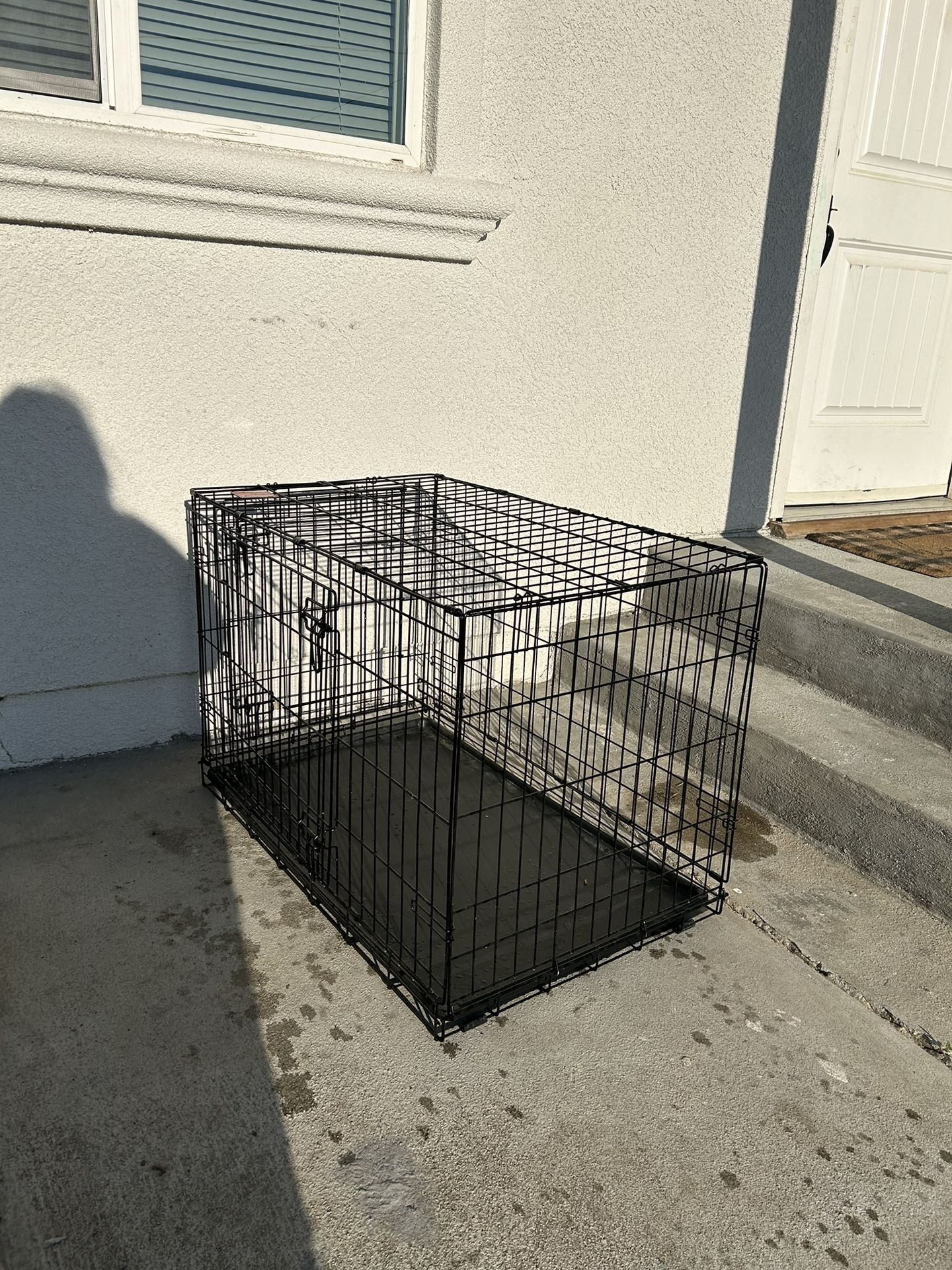 Large Dog Crate for Sale in Visalia, CA - OfferUp