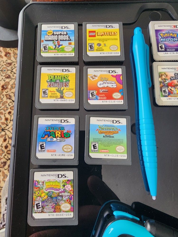 Nintendo 2ds XL TOP SCREEN CRACKED X13 GAMES X6 3DS 7x DS for Sale in ...