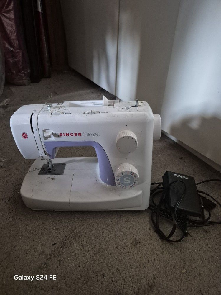 Singer Simple Sewing Machine for Sale in Poway, CA - OfferUp