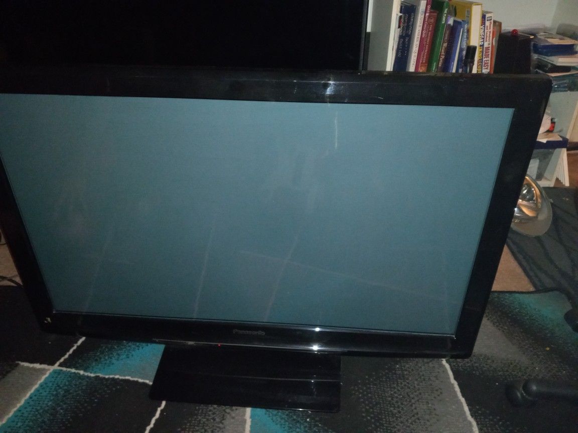 PANASONIC PLASMA TV 42" for Sale in Bakersfield, CA - OfferUp