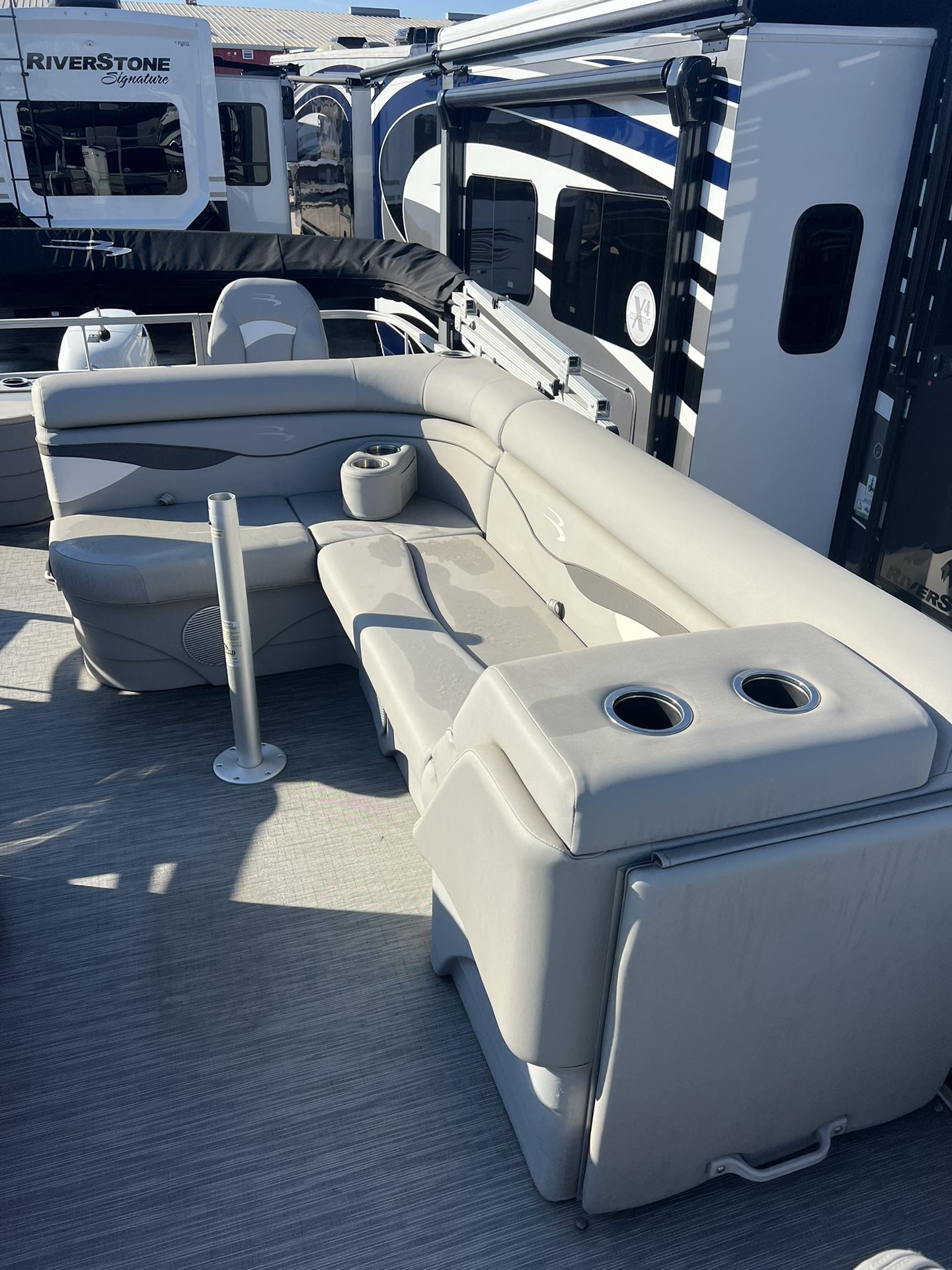 2022 Bennington 20sv for Sale in Donna, TX - OfferUp