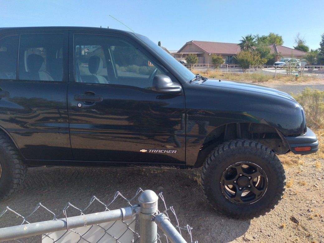 2001 Chevrolet Tracker for Sale in Glendale, CA - OfferUp