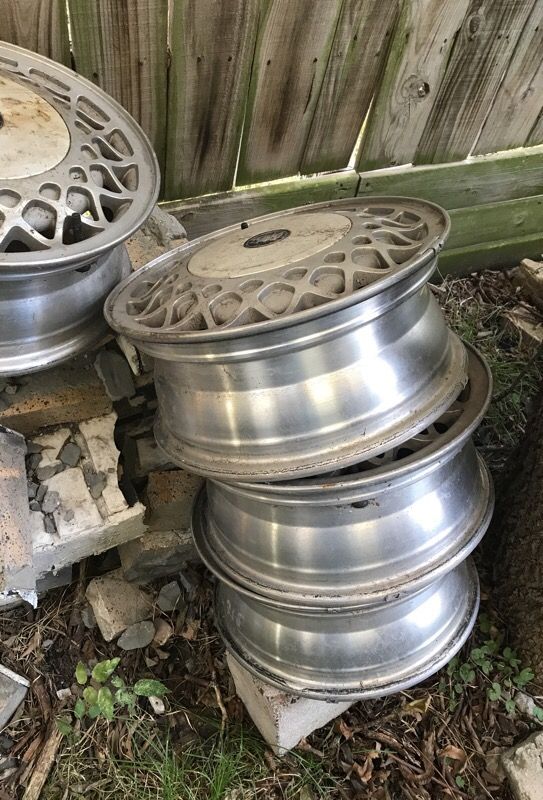 Buick wheels from the 90s 15 inch 5 lug $75 for all 4 for Sale in Wylie ...