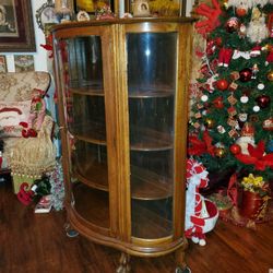 Antique Oak Curved Glass Curio Cabinet W 4 Shelves Claw Legs 650.00 for Sale in Chino CA OfferUp