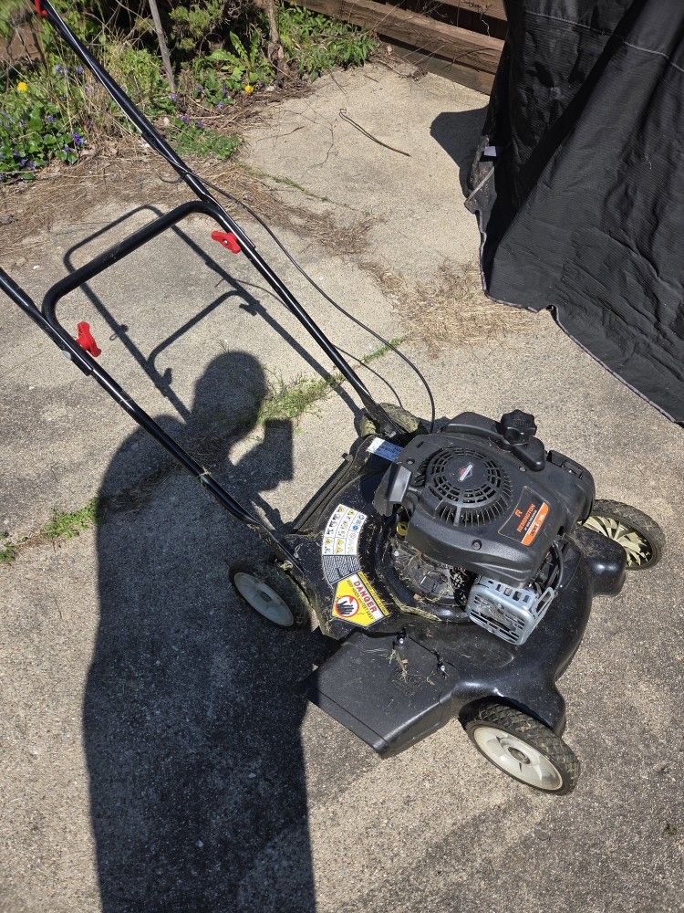 Lawn Mower for Sale in Springfield, OH - OfferUp