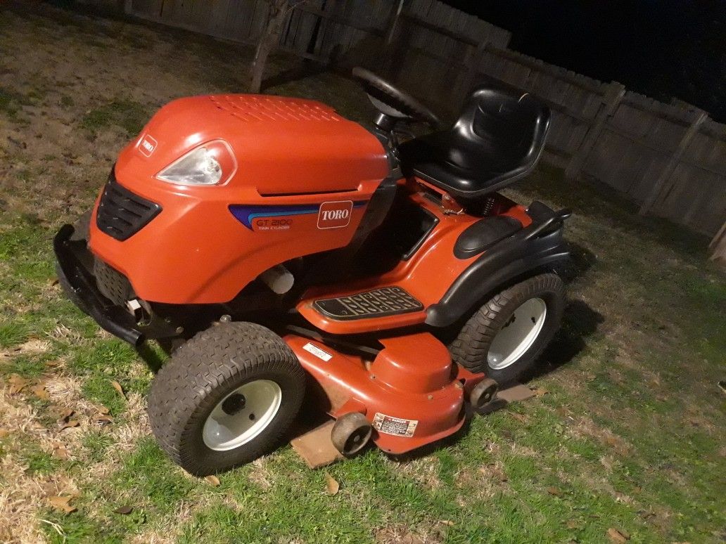 Toro gt 2100 riding mower for Sale in Cedartown, GA - OfferUp