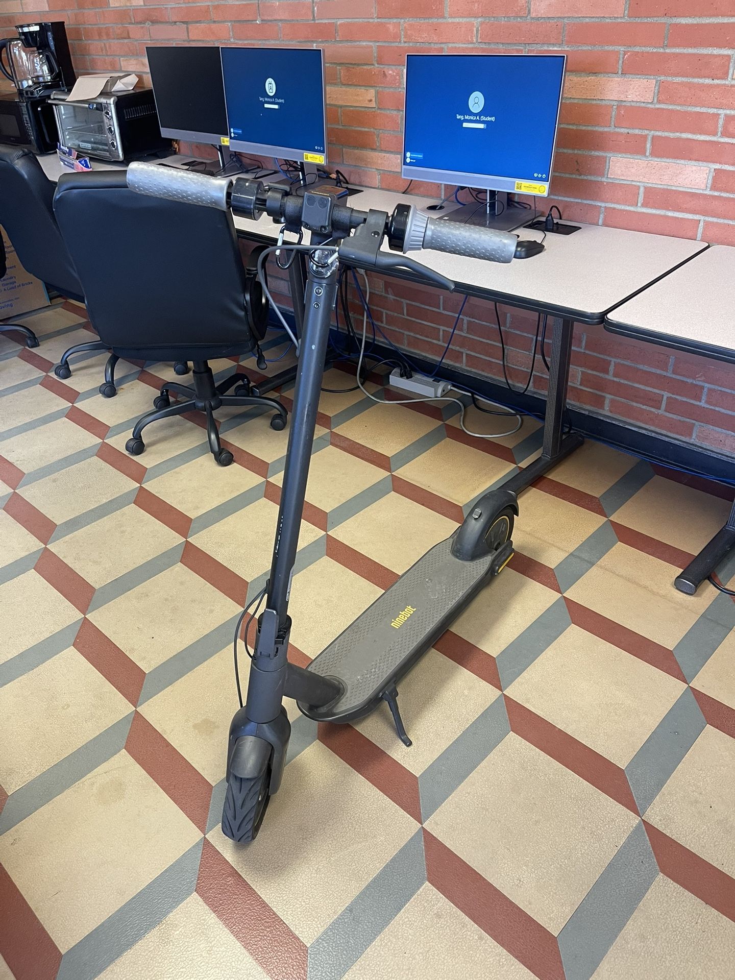 Segway Ninebot Scooter G30PMax for Sale in Los Angeles, CA - OfferUp