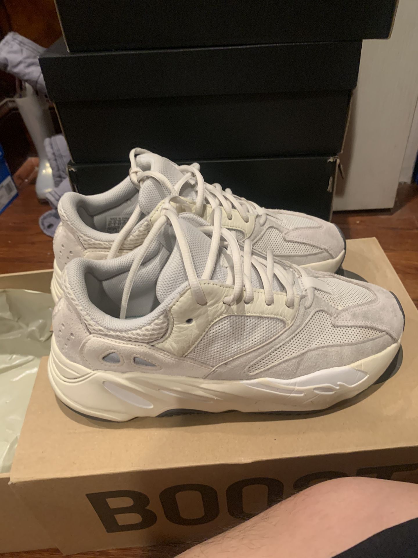 Adidas Yeezy Boost 700 V1 Analog for Sale in Chicago, IL - OfferUp