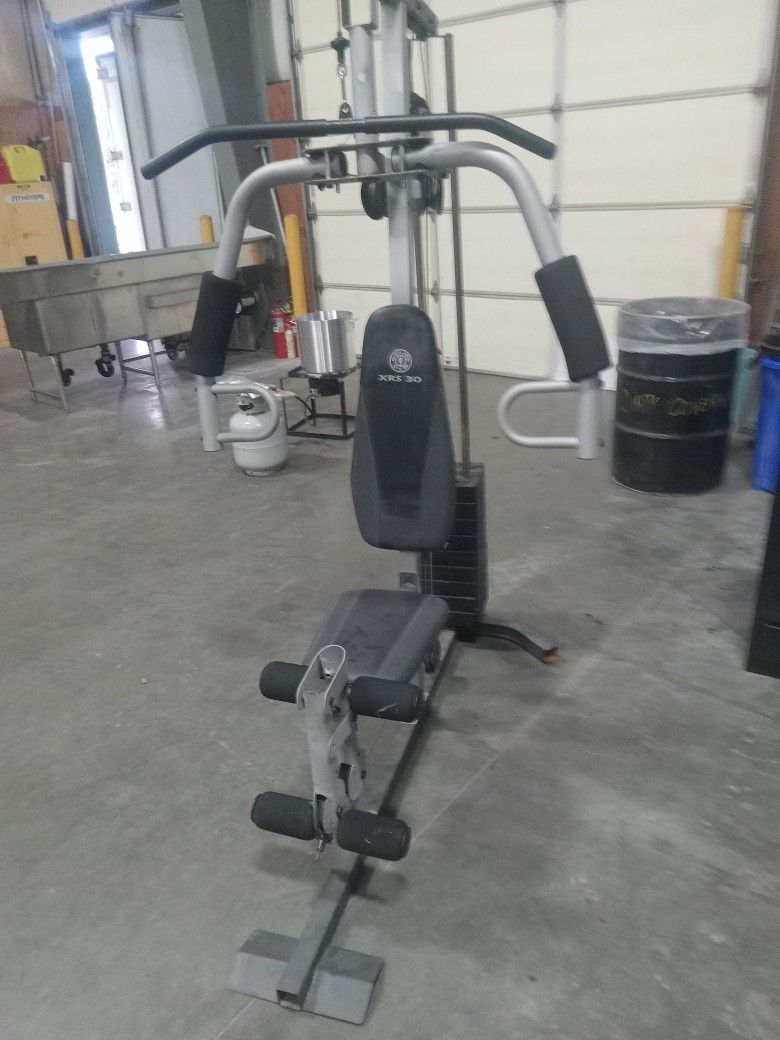Golds Gym Universal Weight Machine for Sale in Burlington, WA - OfferUp