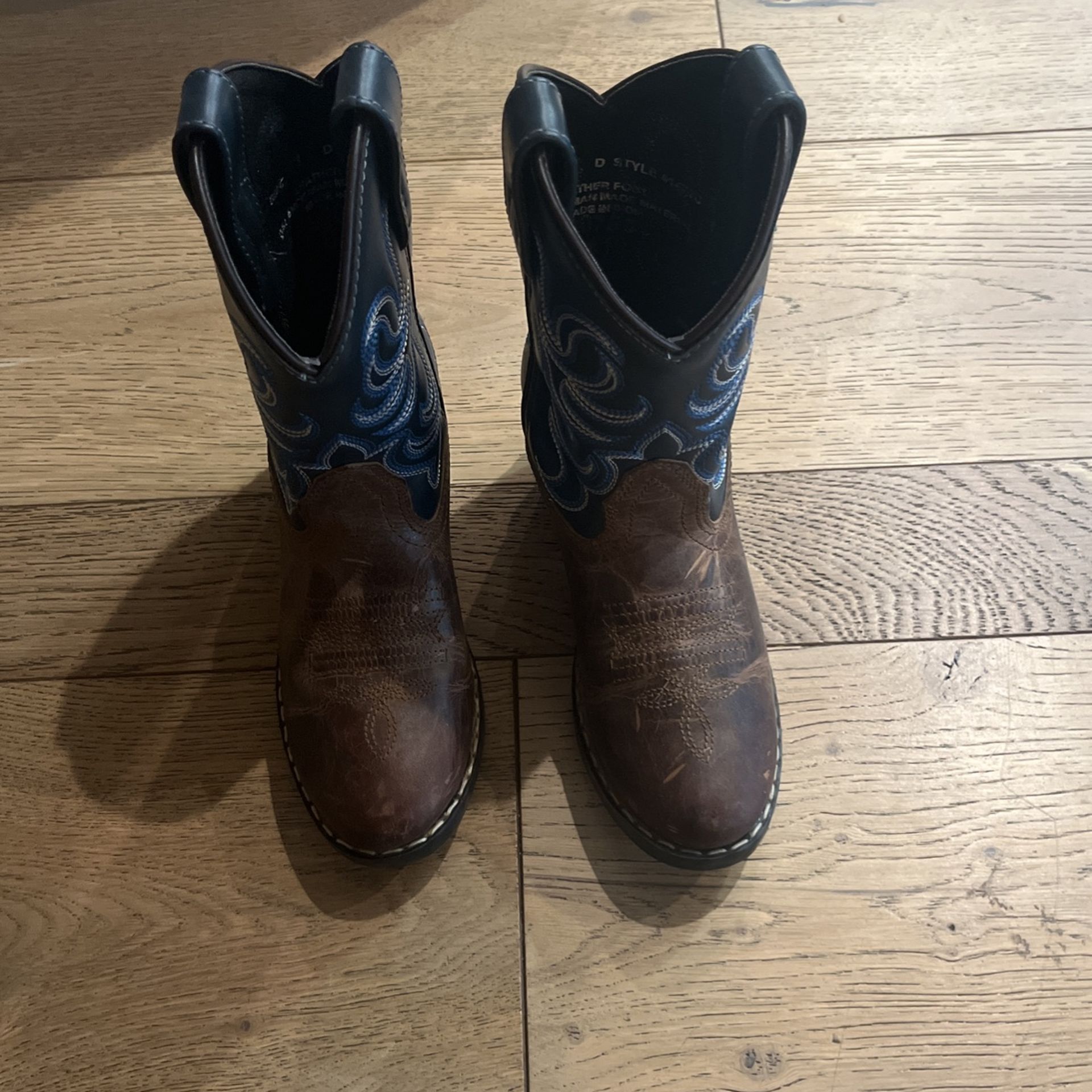 Boys Size 11 Cowboy Boots for Sale in Phoenix, AZ - OfferUp