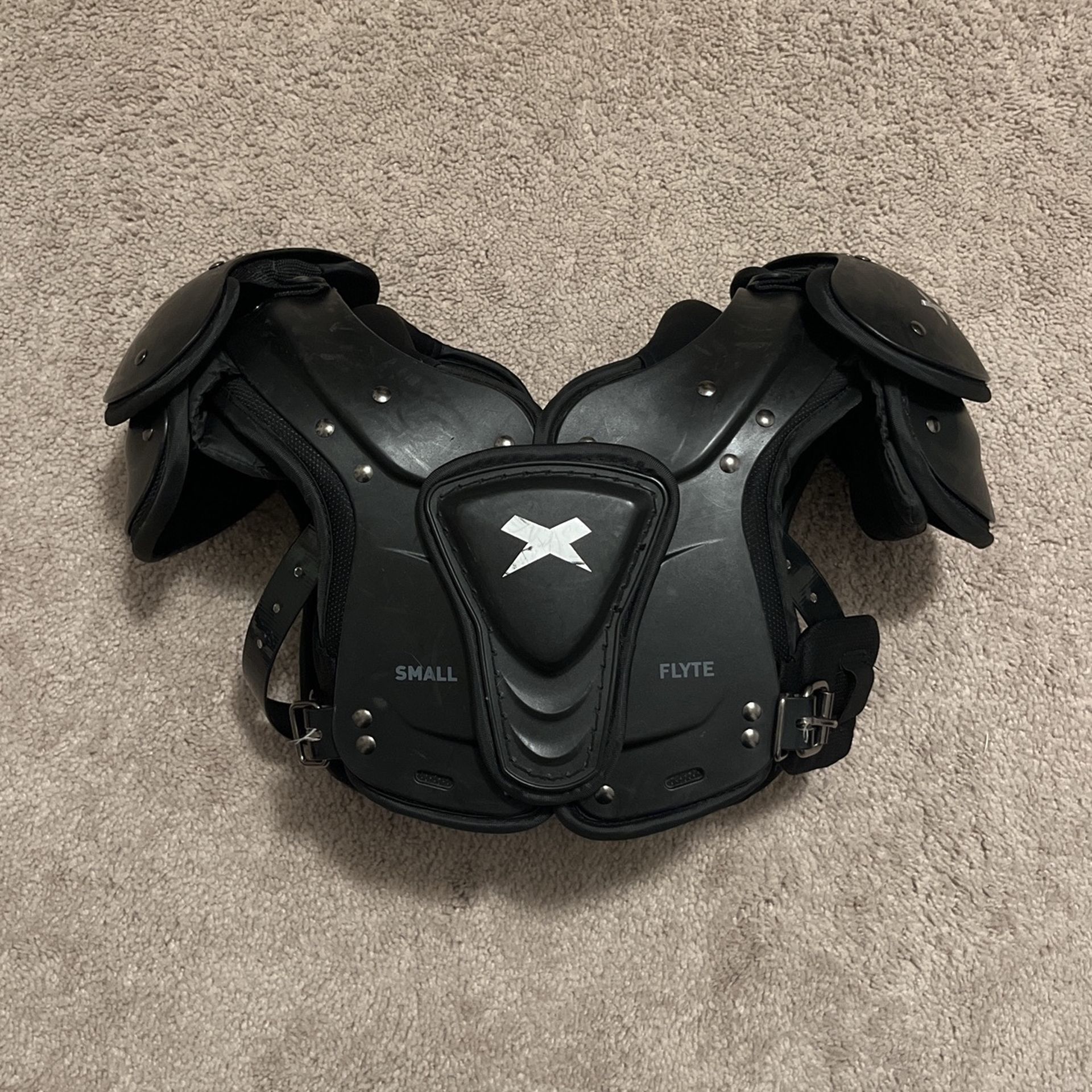 Xenith Football Shoulder Pads for Sale in Queen Creek, AZ - OfferUp