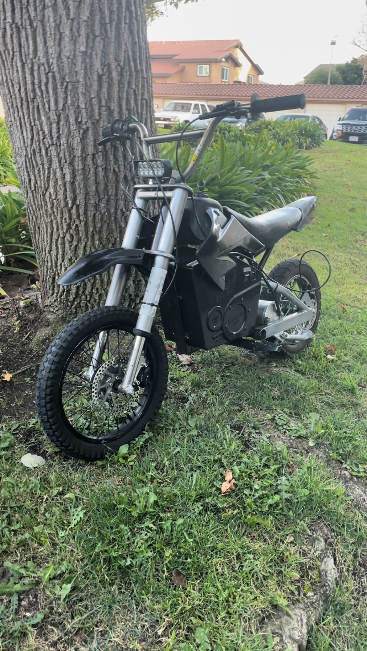 72v Razor Mx650 LOOKING FOR TRADES for Sale in Huntington Beach, CA ...