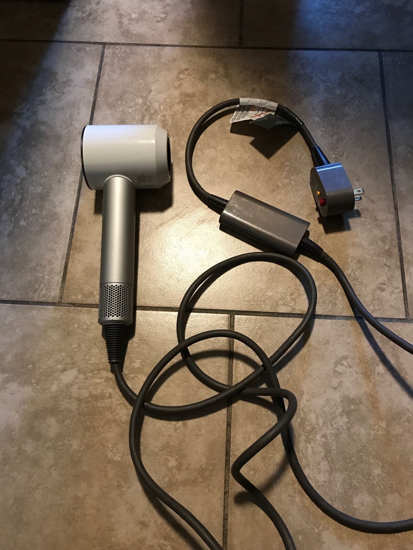 DYSON blow dryer by INTERTEK US 1600W for Sale in Los Angeles, CA - OfferUp