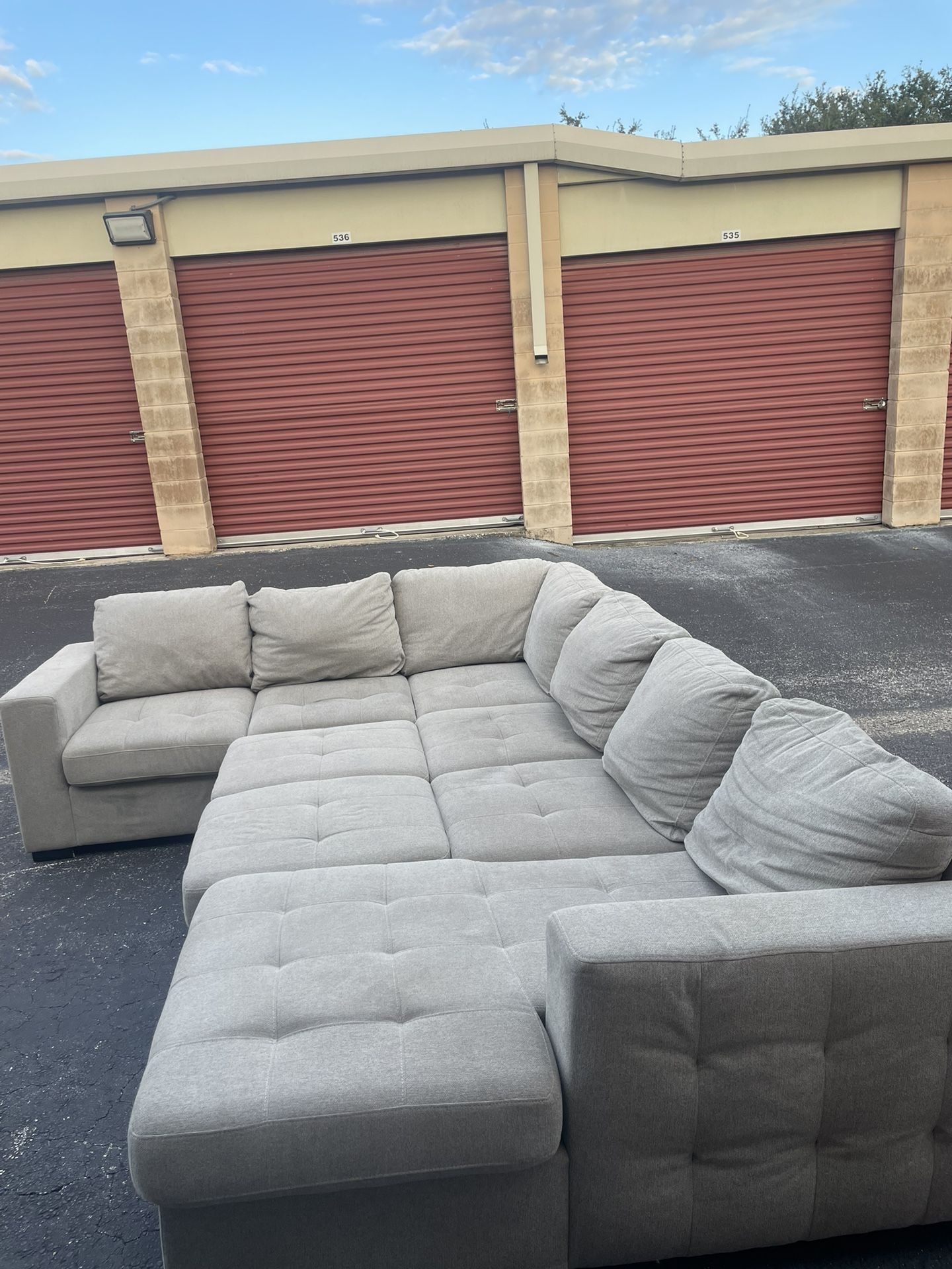 Grey Sleeper Sectional for Sale in Palm Harbor, FL - OfferUp