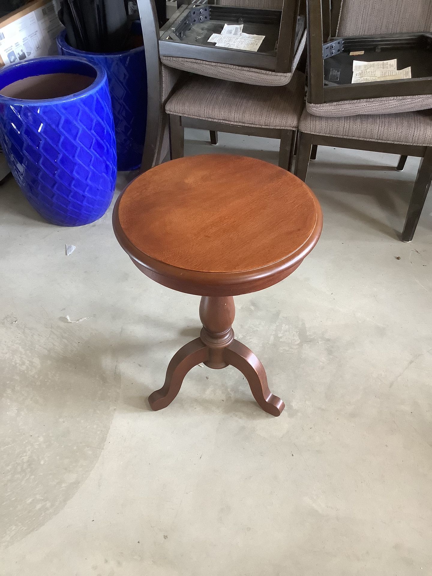 Round Table Visalia | Cabinets Matttroy