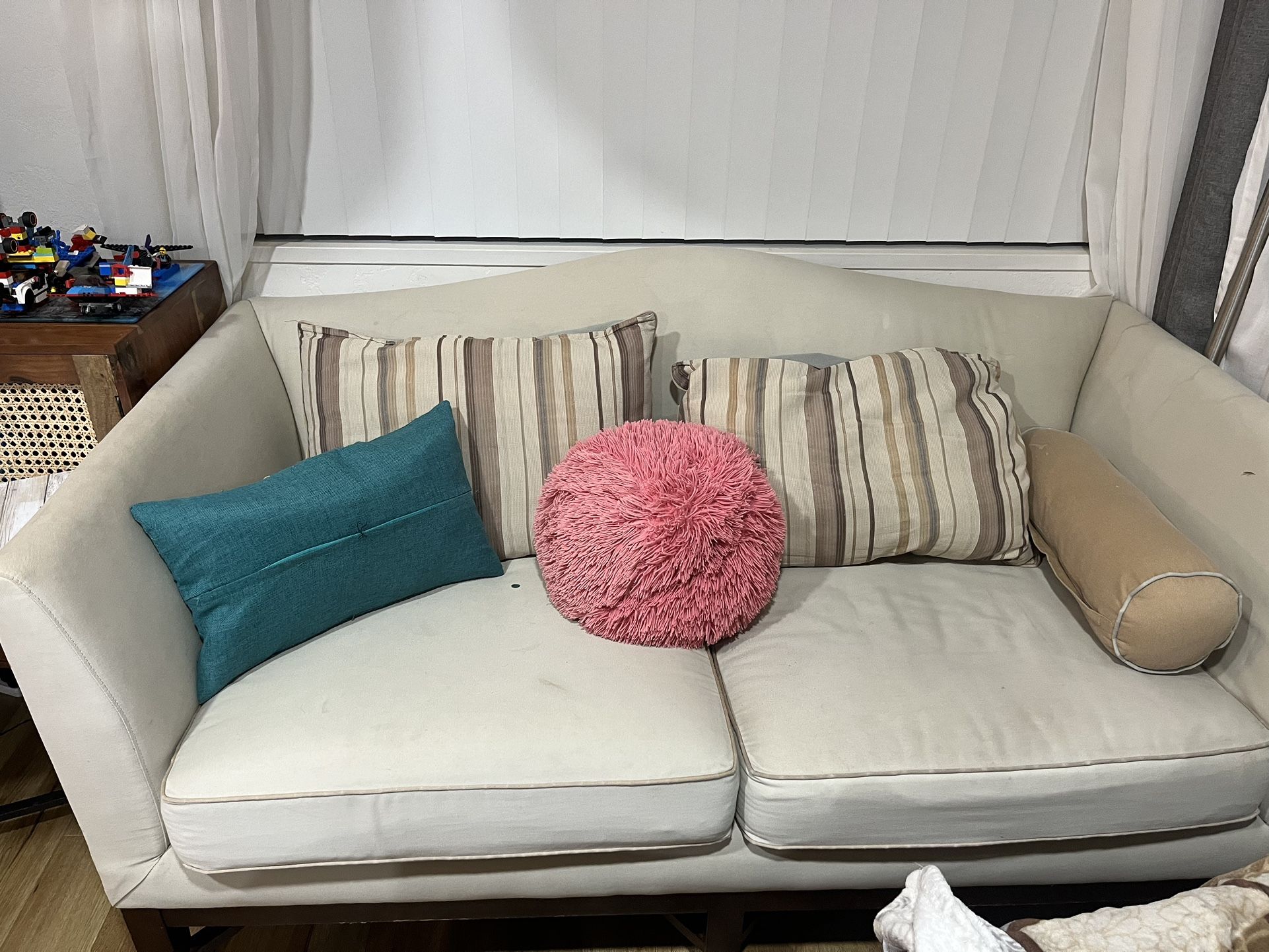 Free Couches for Sale in Lacey, WA - OfferUp