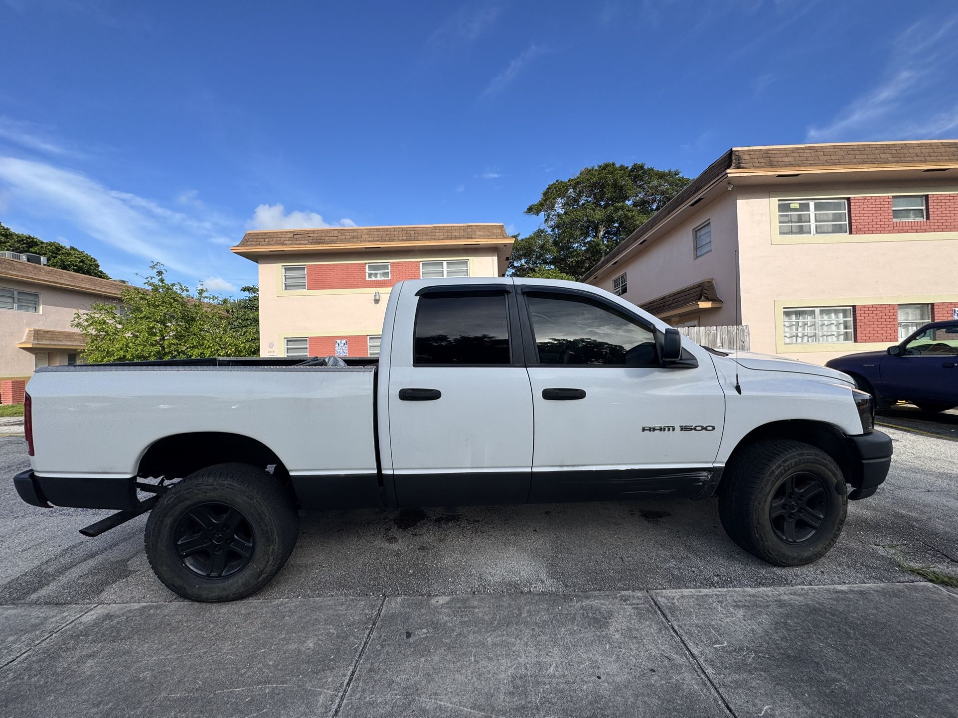 2006 Dodge Ram 1500 for Sale in Fort Lauderdale, FL - OfferUp