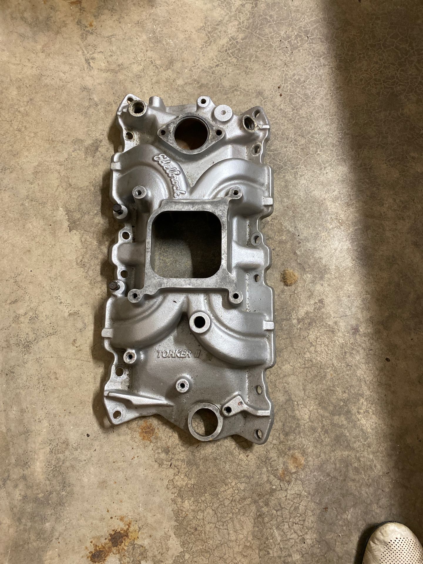 Edelbrock torker 2 sbc intake for Sale in Bolingbrook, IL - OfferUp