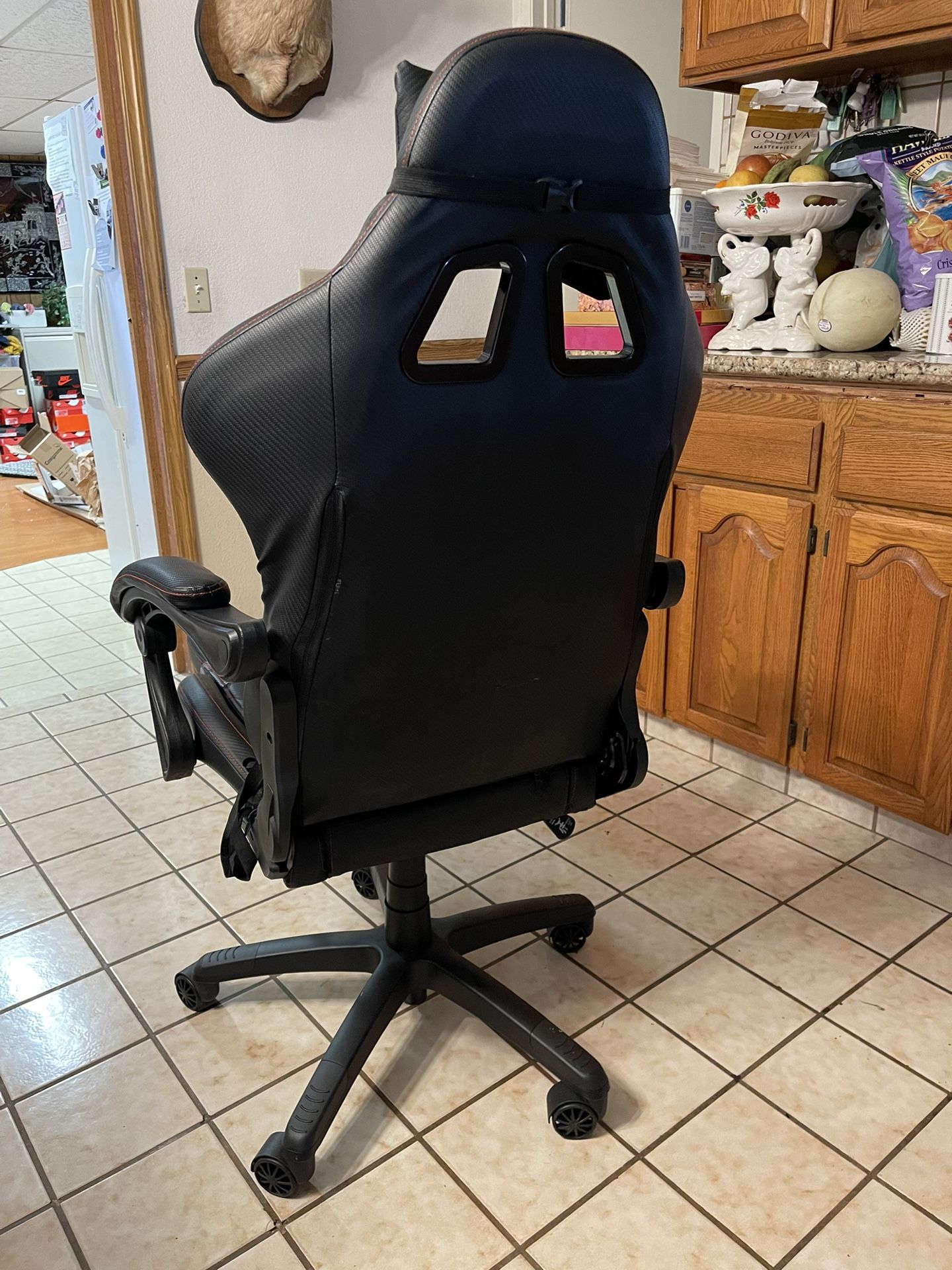 DownX Gaming Chair for Sale in Santa Ana, CA - OfferUp