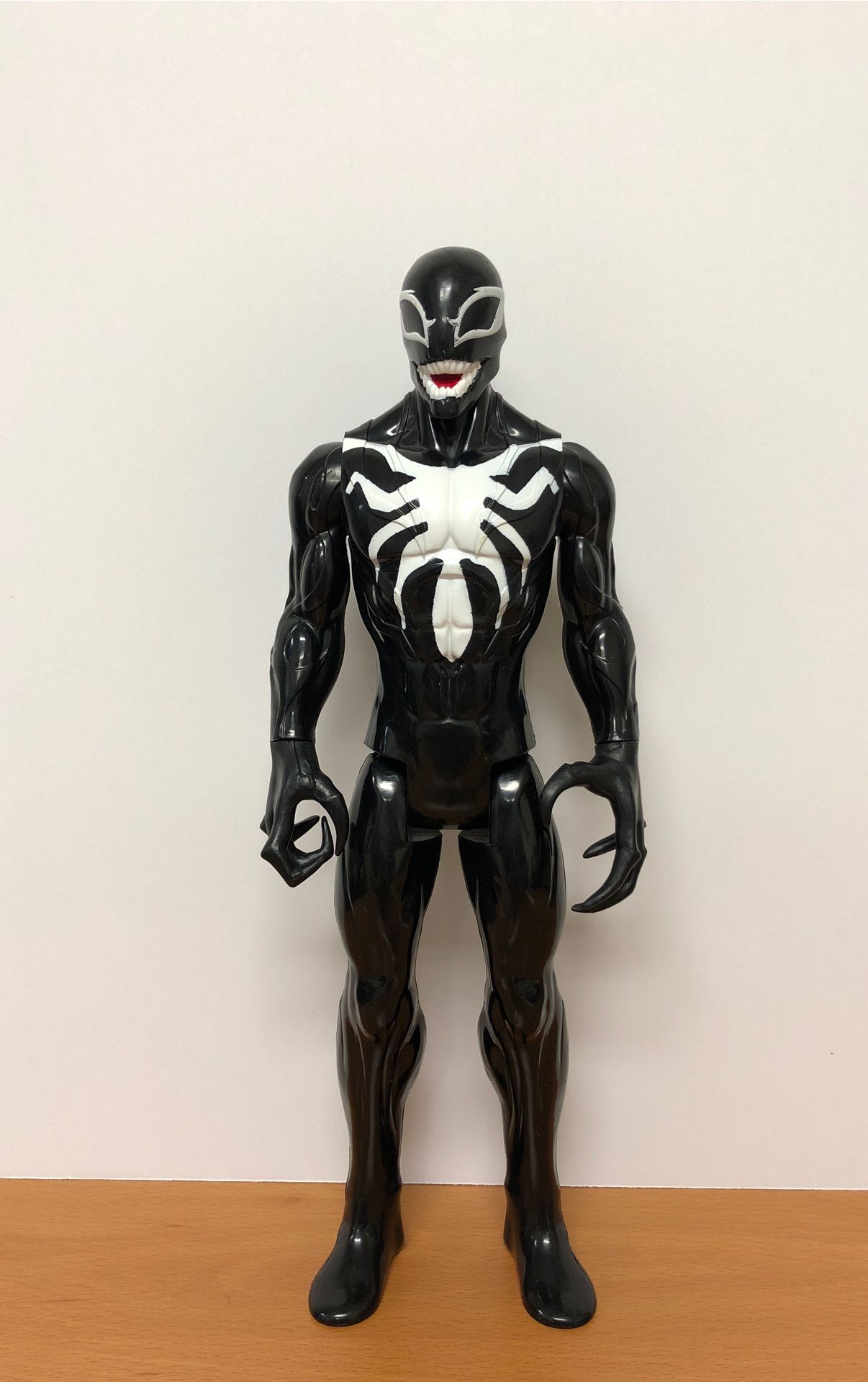 Venom Hasbro 12 inch Action Figure Marvel 2017 for Sale in Santa Fe ...