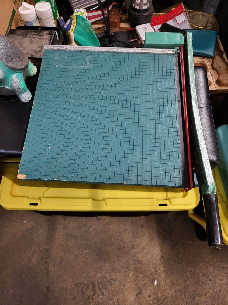 Paper cutter / paper shear for Sale in Maple Valley, WA - OfferUp