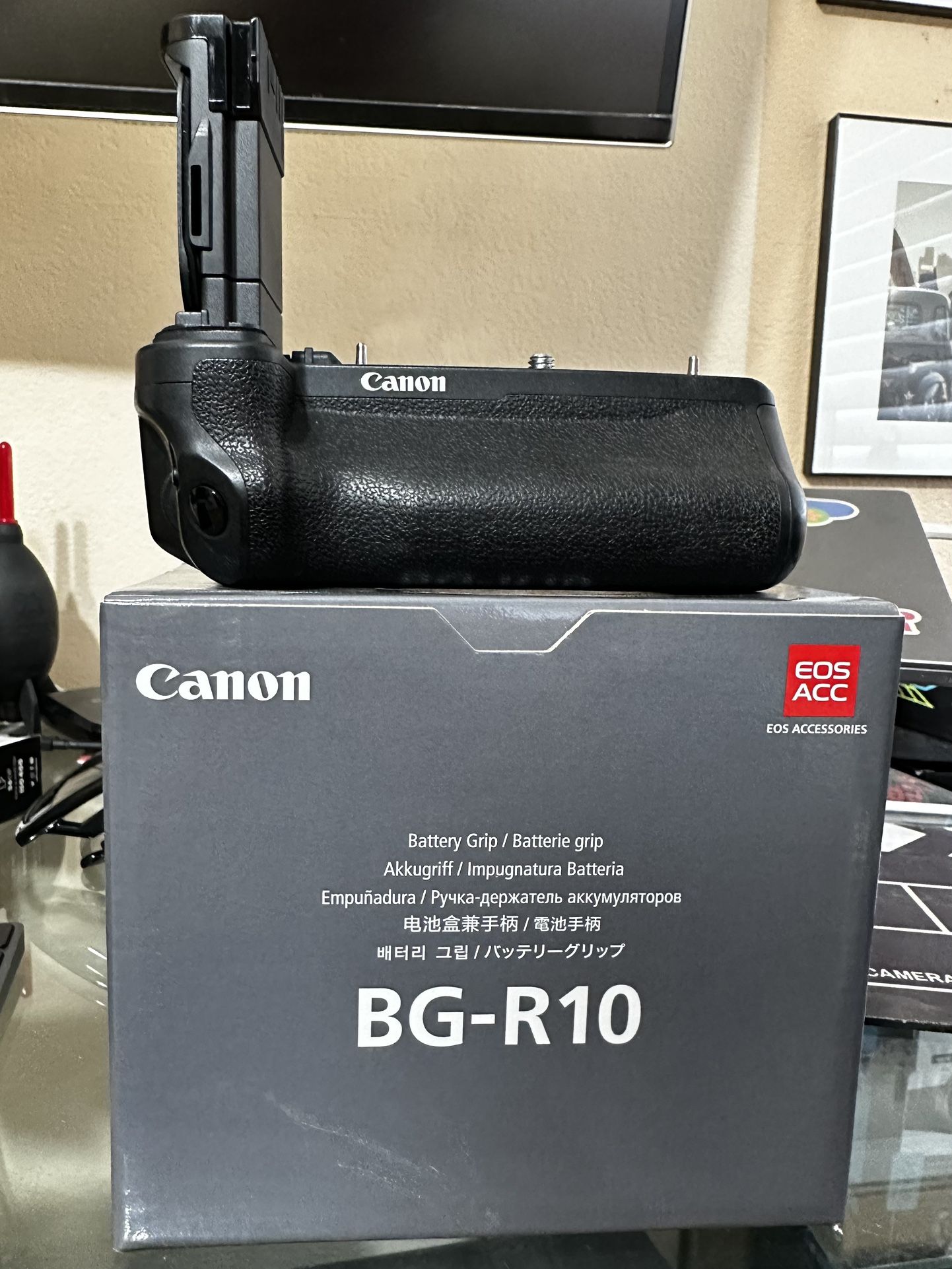 Canon BG-R10 Battery Grip for Sale in Riverside, CA - OfferUp