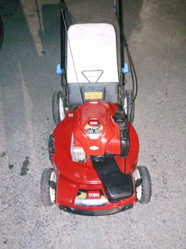 Toro self propelled with bag for Sale in San Antonio, TX - OfferUp