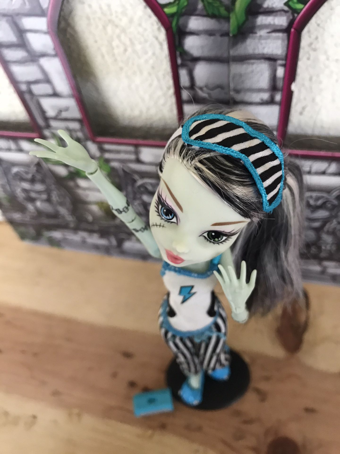 Monster High Dead Tired Frankie