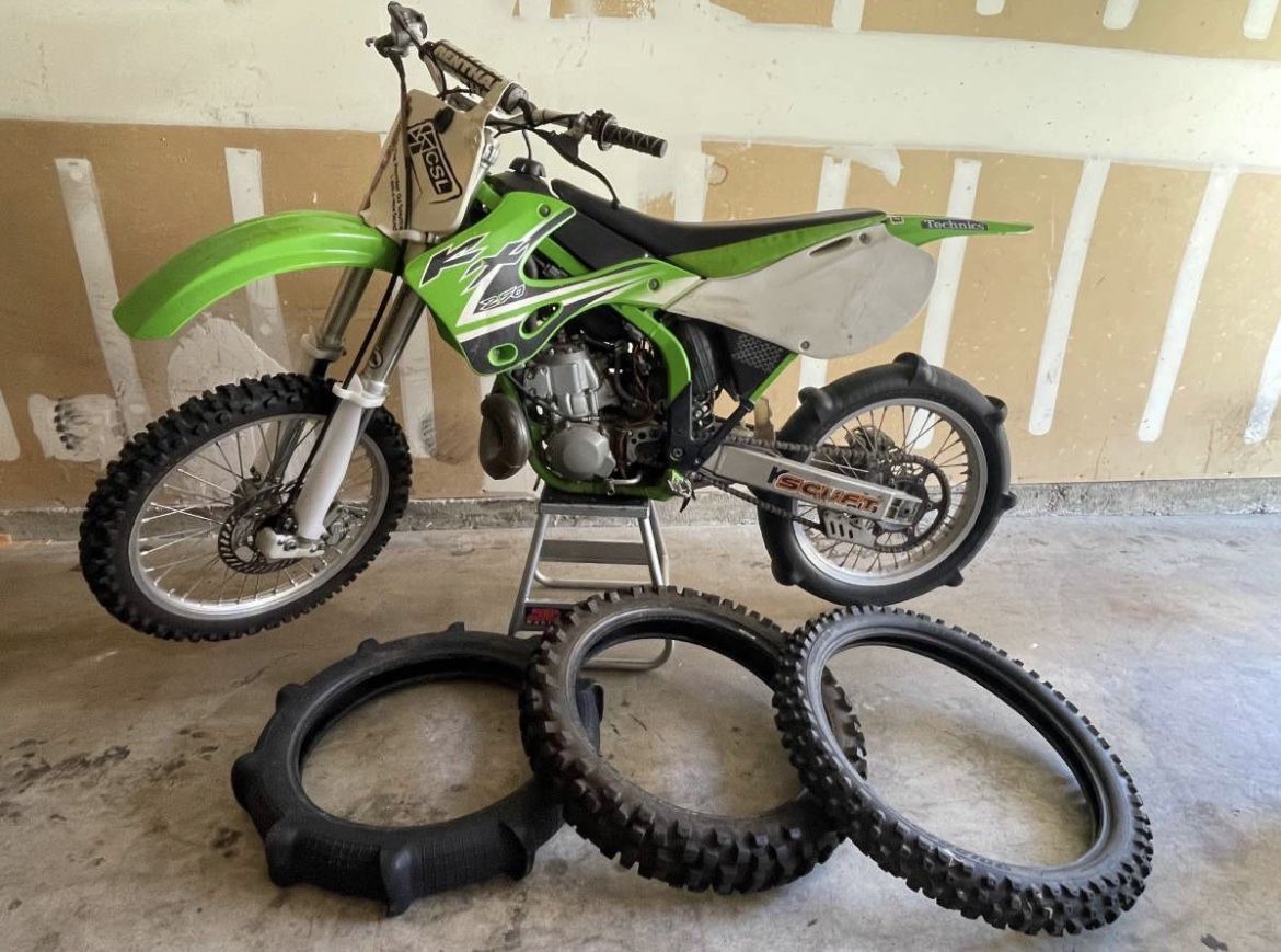 2001 Kawasaki KX250 Dirt Bike for Sale in San Diego, CA - OfferUp