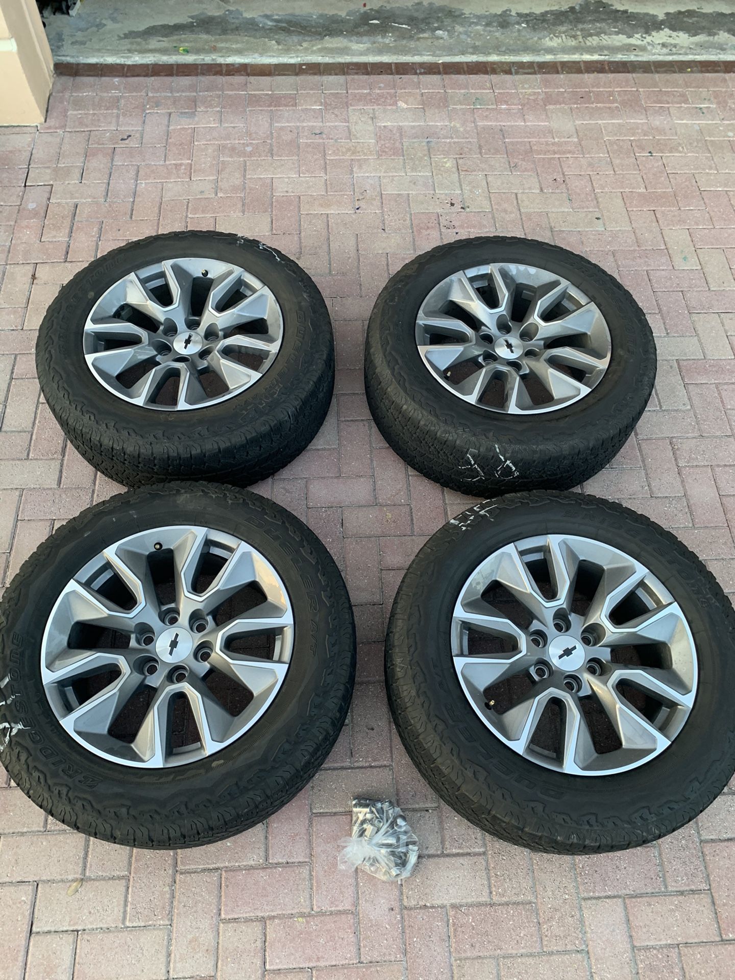 Completed set of tires and wheels new style 2019-2020. Chevrolet ...
